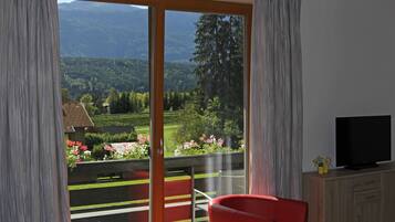 Terraço com espreguiçadeiras