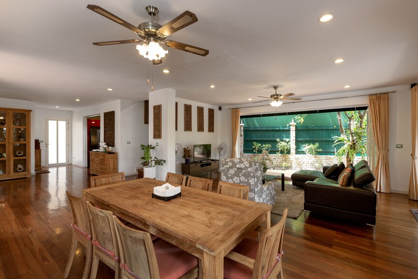 パトンビーチのプライベートスイミングプール付きの壮大でモダンなヴィラ - パトンビーチ