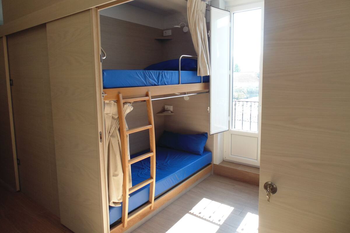 Quarto Triplo Standard | Wi-fi grátis, roupa de cama fornecida 