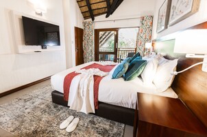 3 quartos, cofres nos quartos, escrivaninha