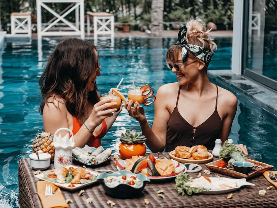 Piscina exterior, da(s) 8:00 à(s) 20:00, espreguiçadeiras