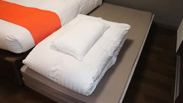 Apartamento básico, 1 quarto, para não fumantes, cozinha americana | Edredons de pluma, escrivaninha, cortinas blackout