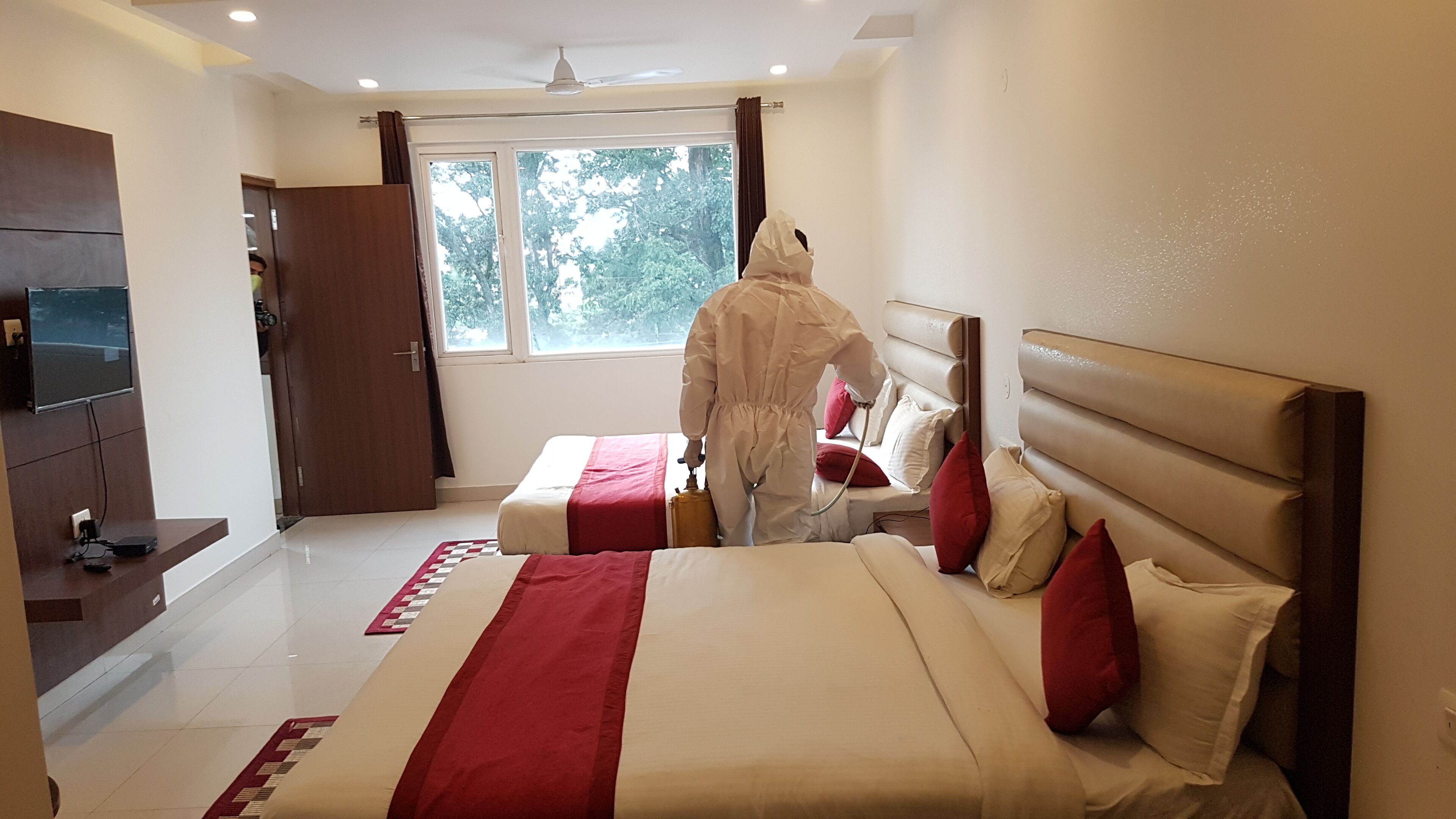 Quarto Familiar | Roupa de alta qualidade, com decoração personalizada 