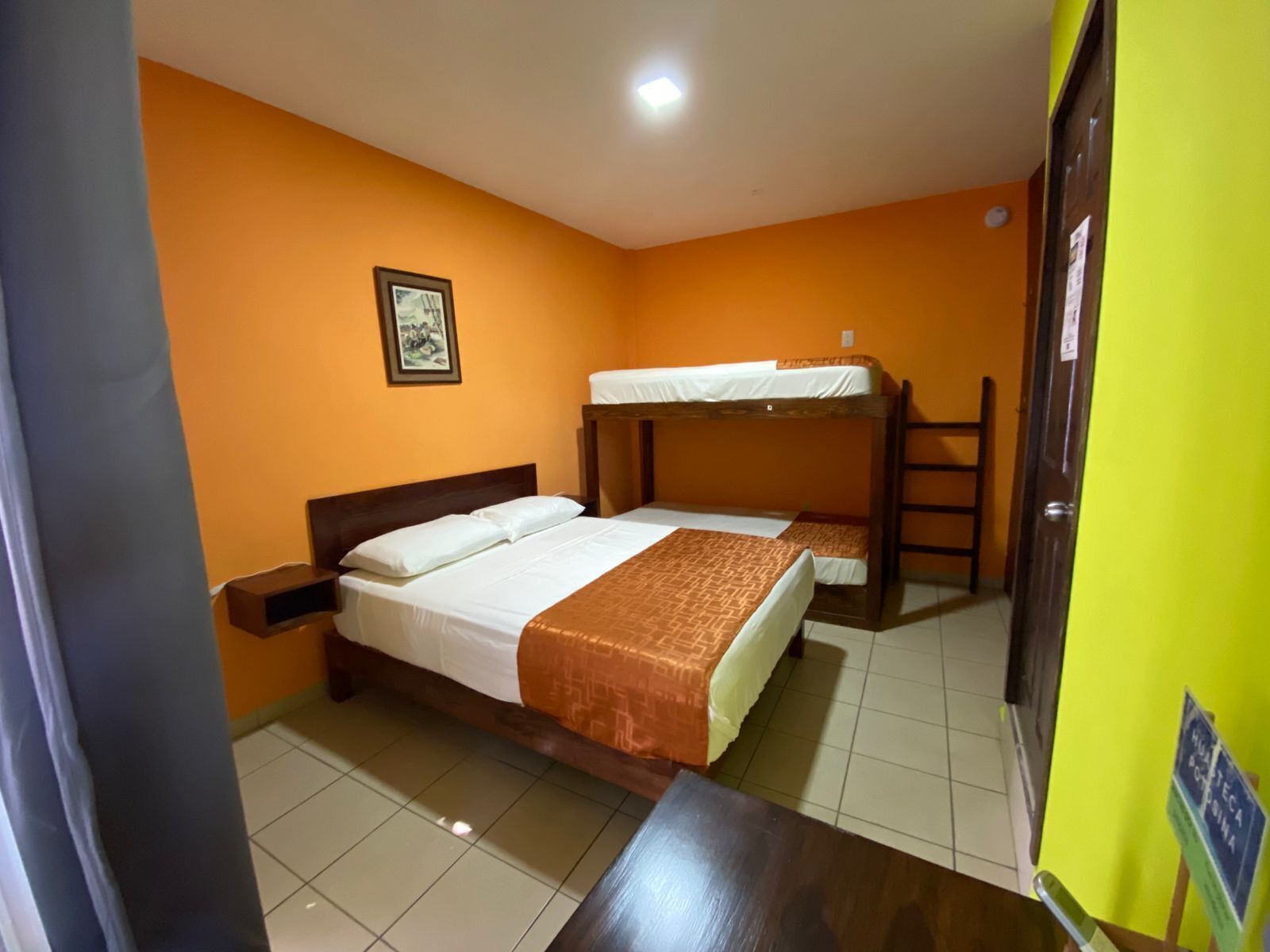 Quarto Duplo ou Twin Standard, vista para o jardim | Roupa hipoalergénica, secretária, ferro/tábua de engomar, Wi-fi grátis 