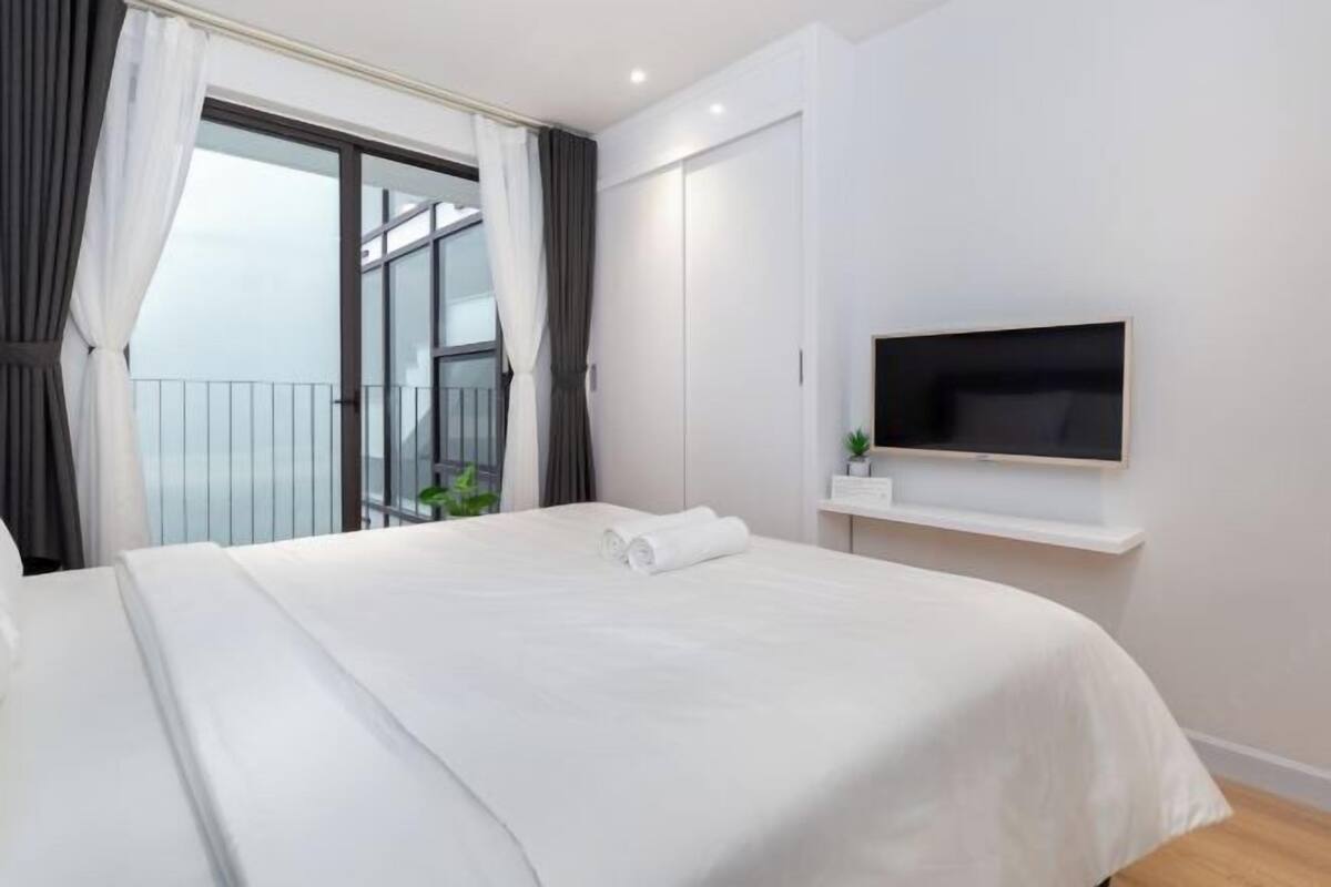 Escrivaninha, espaço de trabalho para notebook