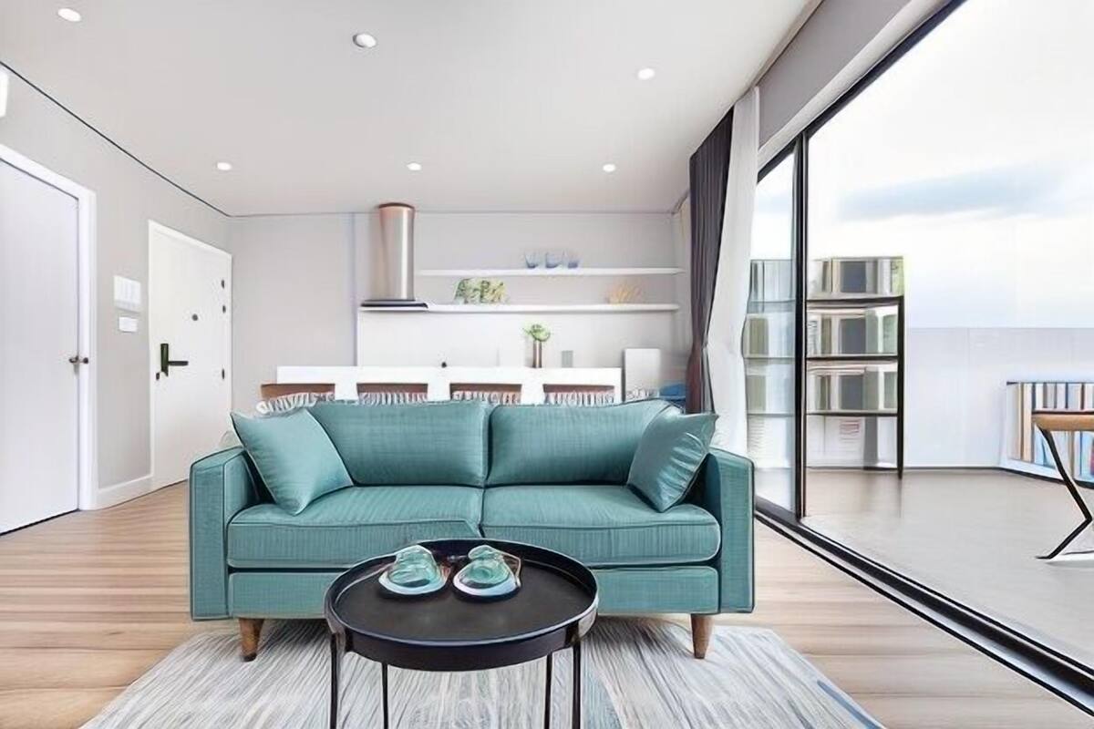 Área de estar | TV LCD, lareira