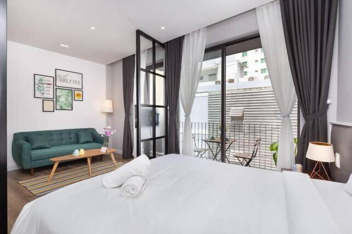 Escrivaninha, espaço de trabalho para notebook