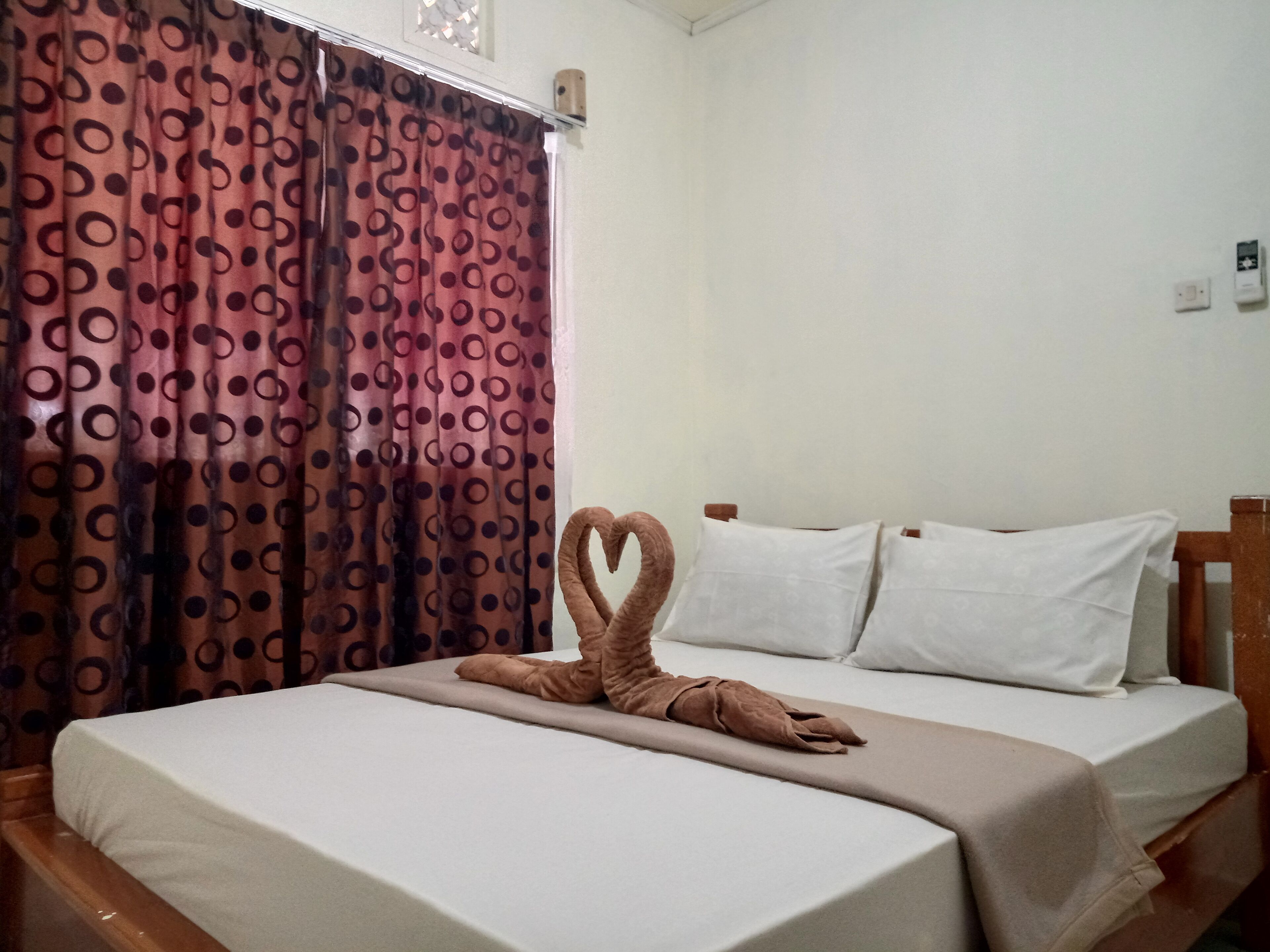 Escrivaninha, espaço de trabalho para notebook, Wi-Fi de cortesia