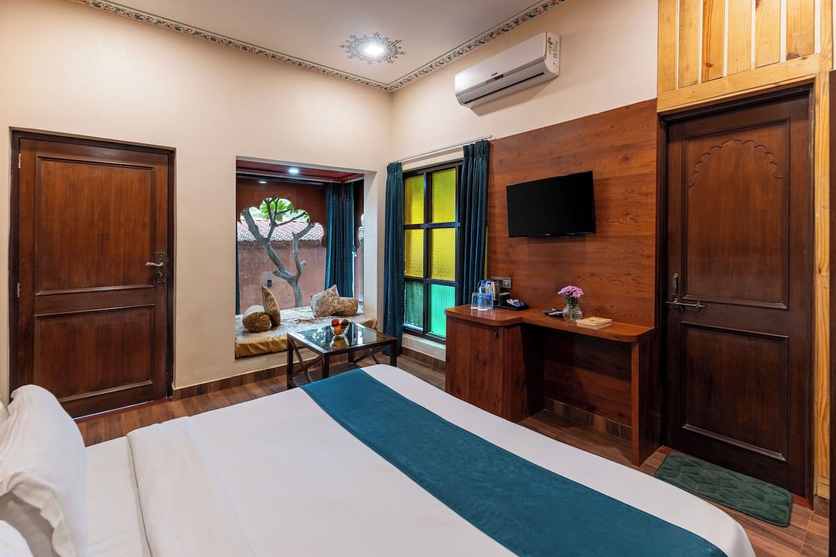 Casa de Campo de Luxo, 2 quartos, piscina privativa | Cofre no quarto, secretária, cortinas/cortinados opacos