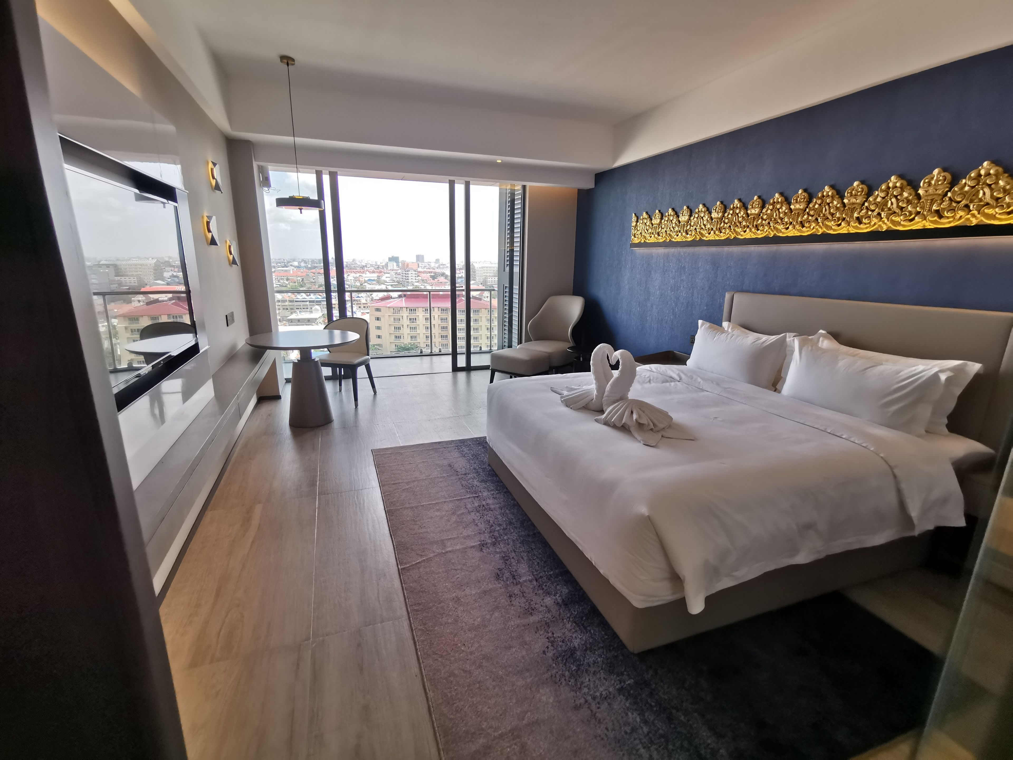 Quarto Duplo Económico | Cofre no quarto, secretária 