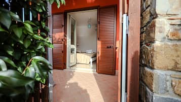 Cofres nos quartos, escrivaninha, Wi-Fi de cortesia, roupa de cama