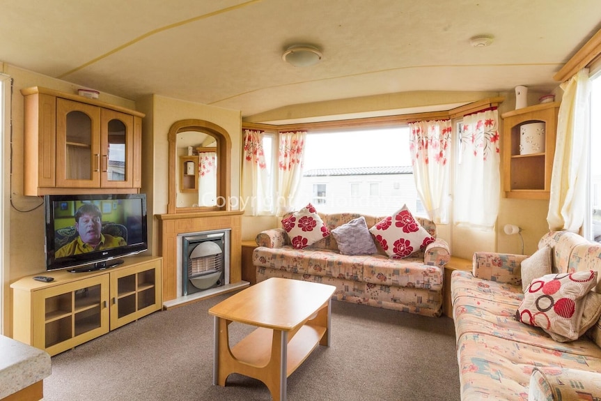 8 Berth Caravan For Hire At St Osyth Beach Holiday Park Ref 28012hv - Essex