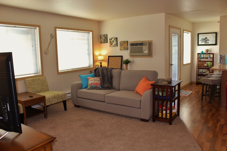 Downtown Charmer-2 Bed/2 Bath - North Dakota