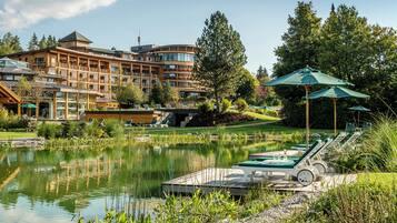 5 piscinas internas, 5 piscinas externas, guarda-sóis, espreguiçadeiras