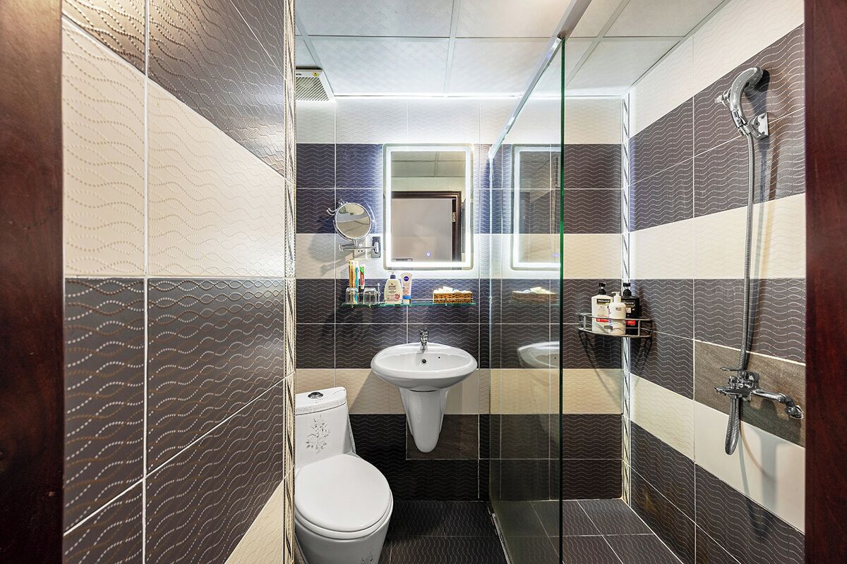 Quarto Familiar | Casa de banho | Um polibã, artigos de higiene pessoal grátis, um secador de cabelo 