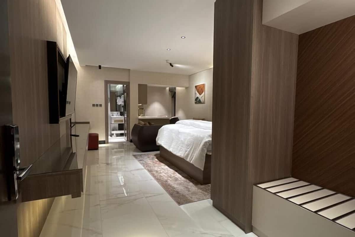 Estúdio Executivo | 3 quartos, minibar, cofre no quarto, secretária