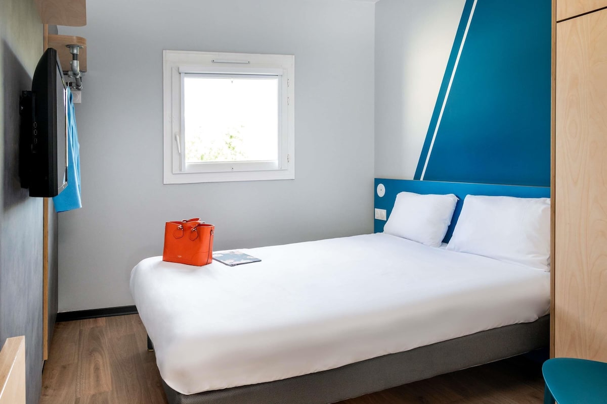 Quarto casal, 1 cama de casal | Quartos à prova de som, Wi-Fi de cortesia, roupa de cama