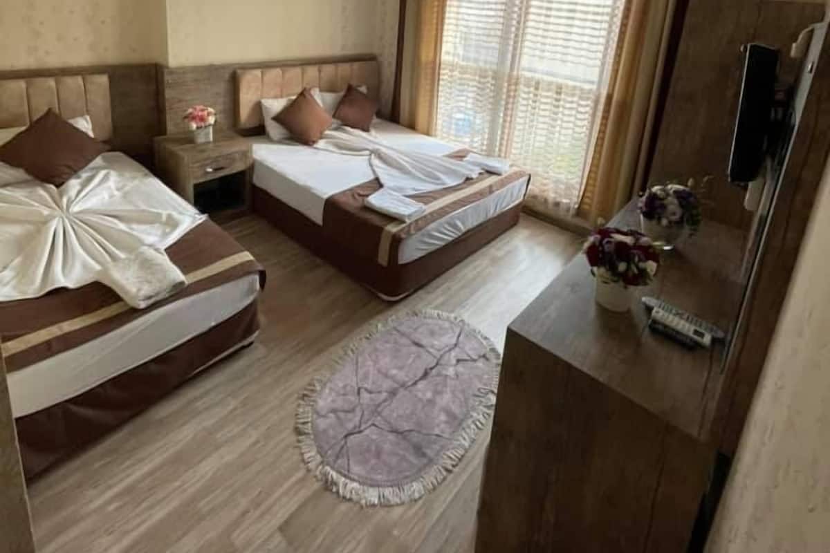 Quarto família, vista para o jardim | Individualmente decorados, individualmente mobiliados, escrivaninha