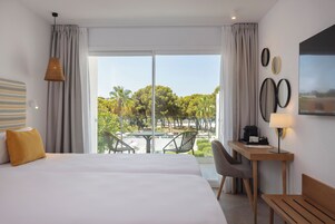 Quarto Duplo, varanda (Partial Beach View) | Vista do quarto