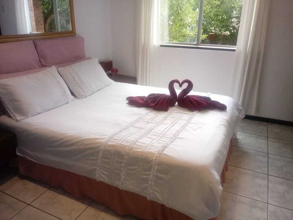 Llandudno Tranquil Water Friendly Garden Cottage, Light, Bright And Close To Sea - Western Cape