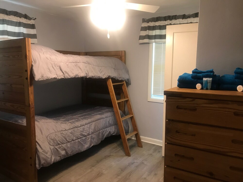 Beach Vacation Home 1.5 Blocks From Beach - Hampton, VA