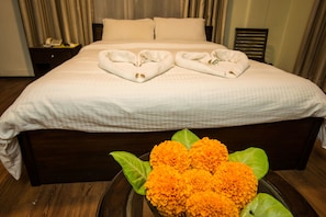 Secretária, ferro/tábua de engomar, Wi-fi grátis