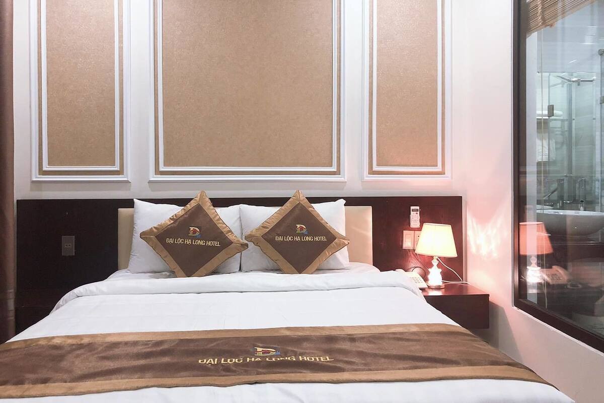 7 quartos, com decoração personalizada, com mobília individualizada