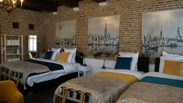 Suite de Luxo | 3 quartos, minibar, cofre com capacidade para portátil