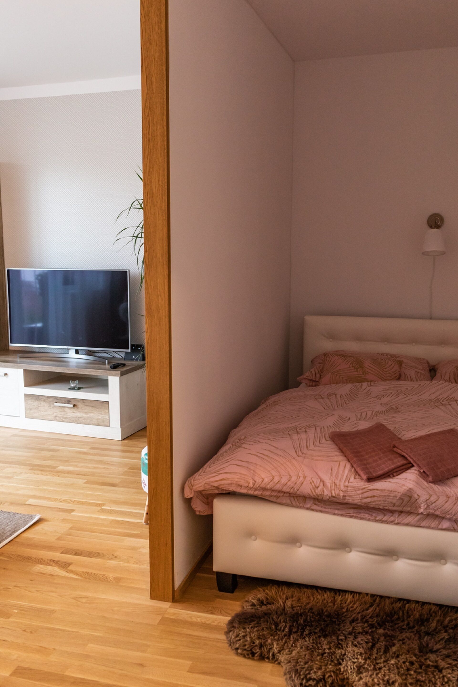 Suite-Estúdio Design | Sala de estar | Televisor de ecrã plano de 55 polegadas com canais por cabo, Smart TV 