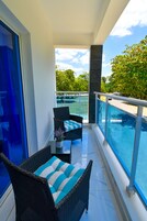 Apartamento Familiar, 2 quartos, varanda | Varanda