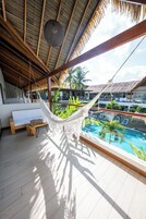 Quarto Premium | Minibar, cofre no quarto, secretária 