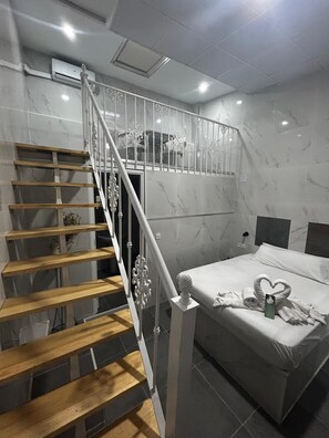 Dúplex, 1 quarto (5) | Quartos insonorizados, Wi-fi grátis, roupa de cama fornecida