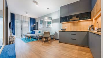 Apartamento (21 - ul. Kaprala Koniecznego 7C) | Sala de estar | TV de ecrã plano