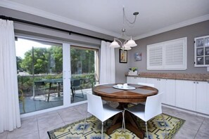 Apartamento em Condomínio Fechado | Cozinha privada