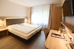 Roupa hipoalergénica, secretária, cortinas/cortinados opacos 