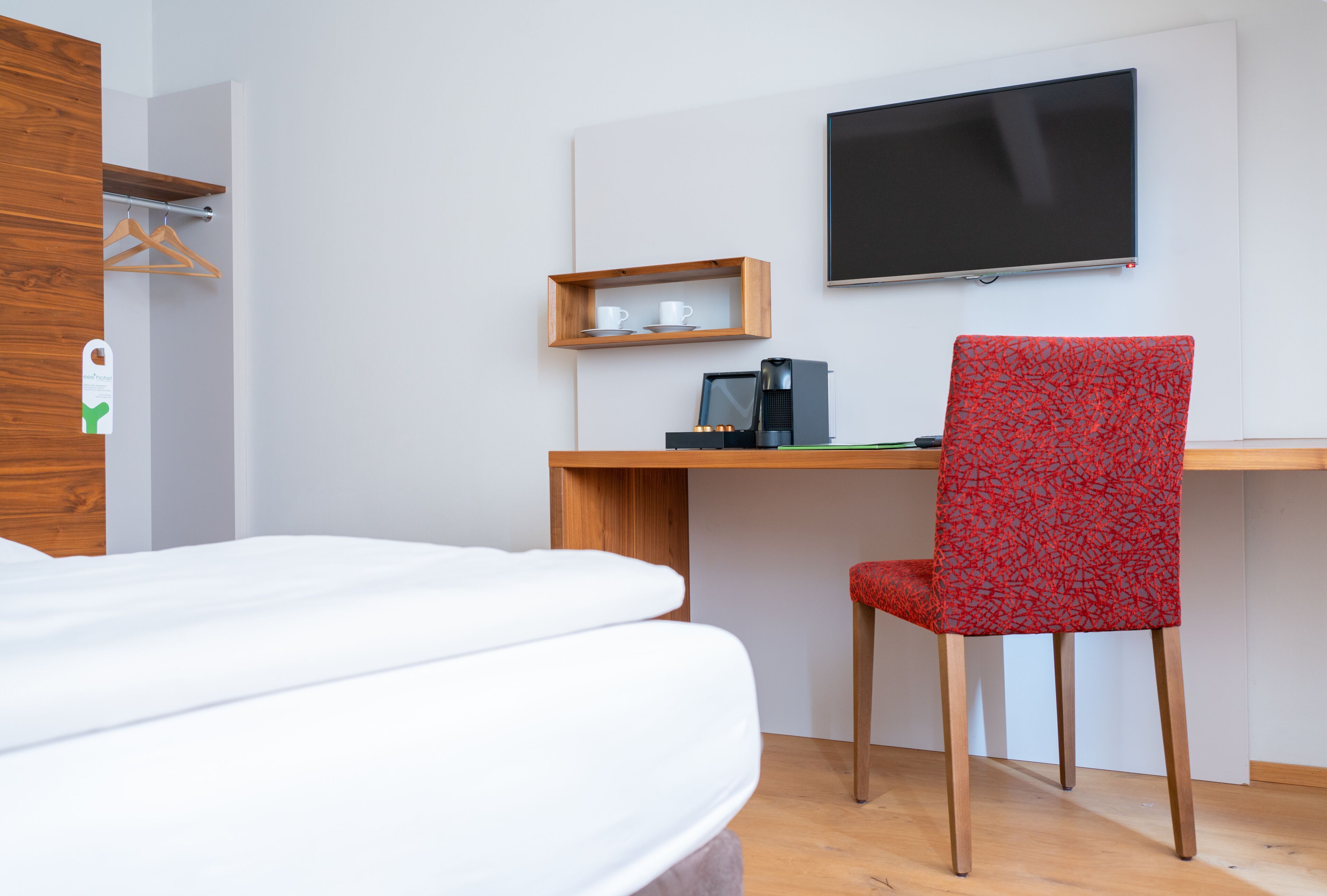 Escrivaninha, cortinas blackout, Wi-Fi de cortesia, roupa de cama