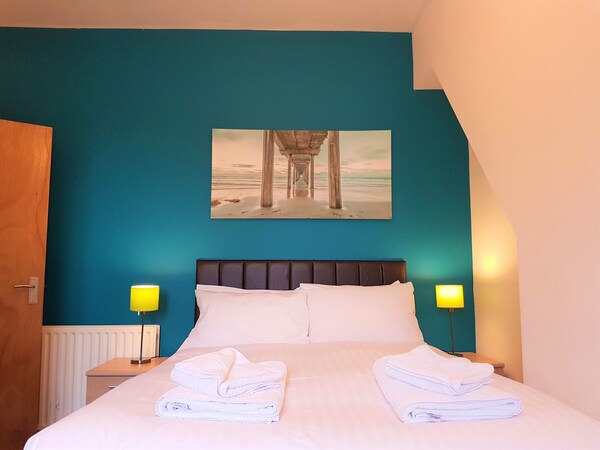 Oyo Bath Road Apartments - Swindon