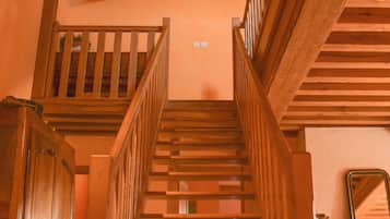 Casa Familiar, casa de banho anexa (Andrée) | Diversos