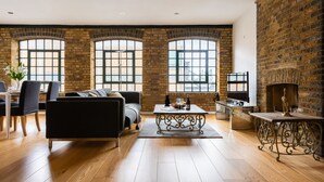 Apartamento, 2 quartos | Sala de estar