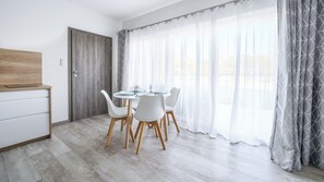Apartamento (2) | Área de estar | TV de tela plana