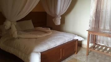 Quarto Standard | Secretária, Wi-fi grátis, roupa de cama fornecida