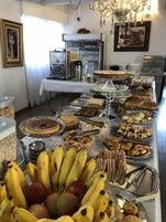 Pequeno-almoço tipo buffet diário incluído 