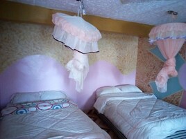 Quarto Duplo ou Twin | Secretária, Wi-fi grátis, roupa de cama fornecida 