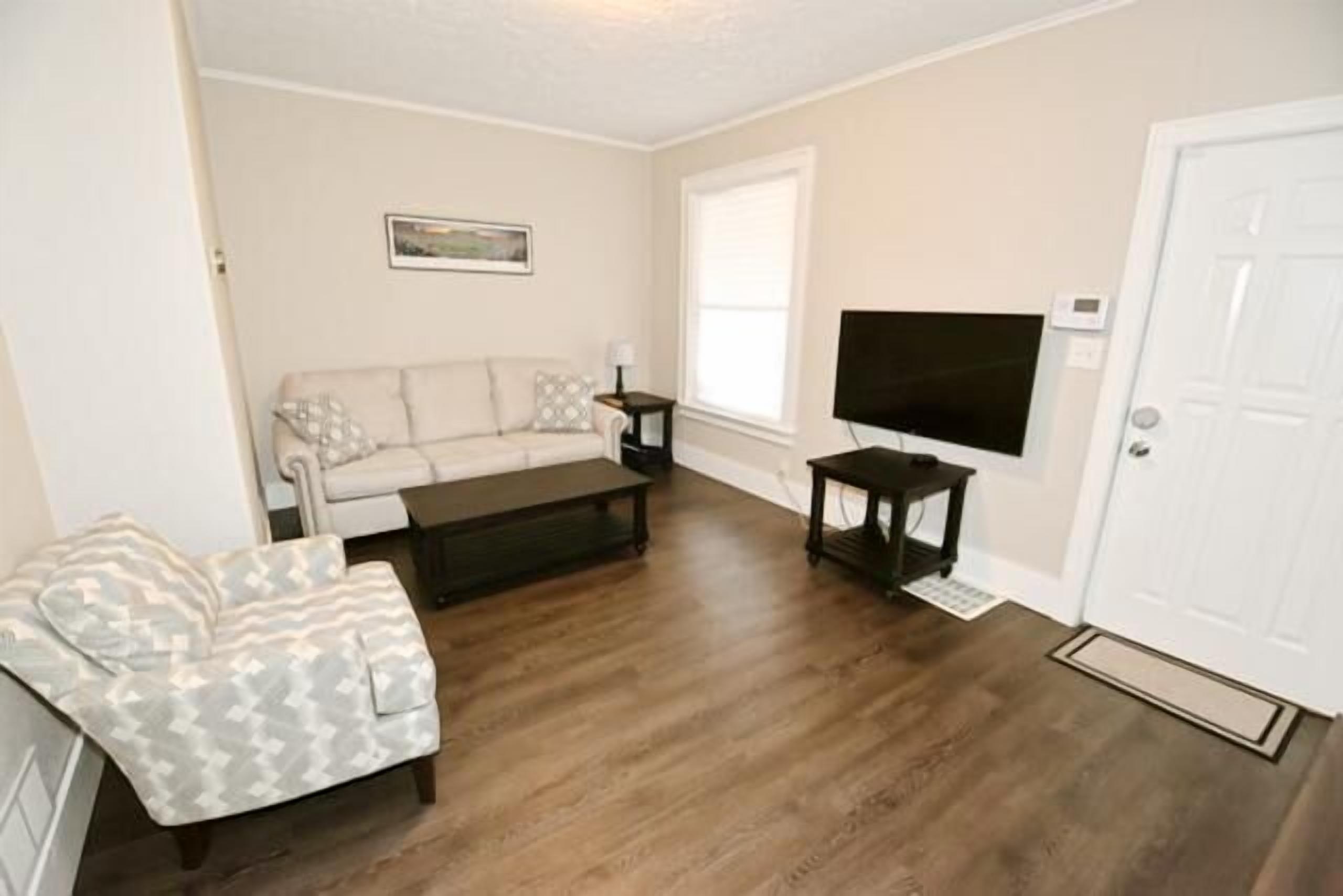 Walk To Notre Dame! 3 Bedroom 1.5 Bath Home (717) - Notre Dame, IN