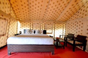 Tenda Deluxe | Camas de colchão viscoelástico, secretária, Wi-fi grátis 
