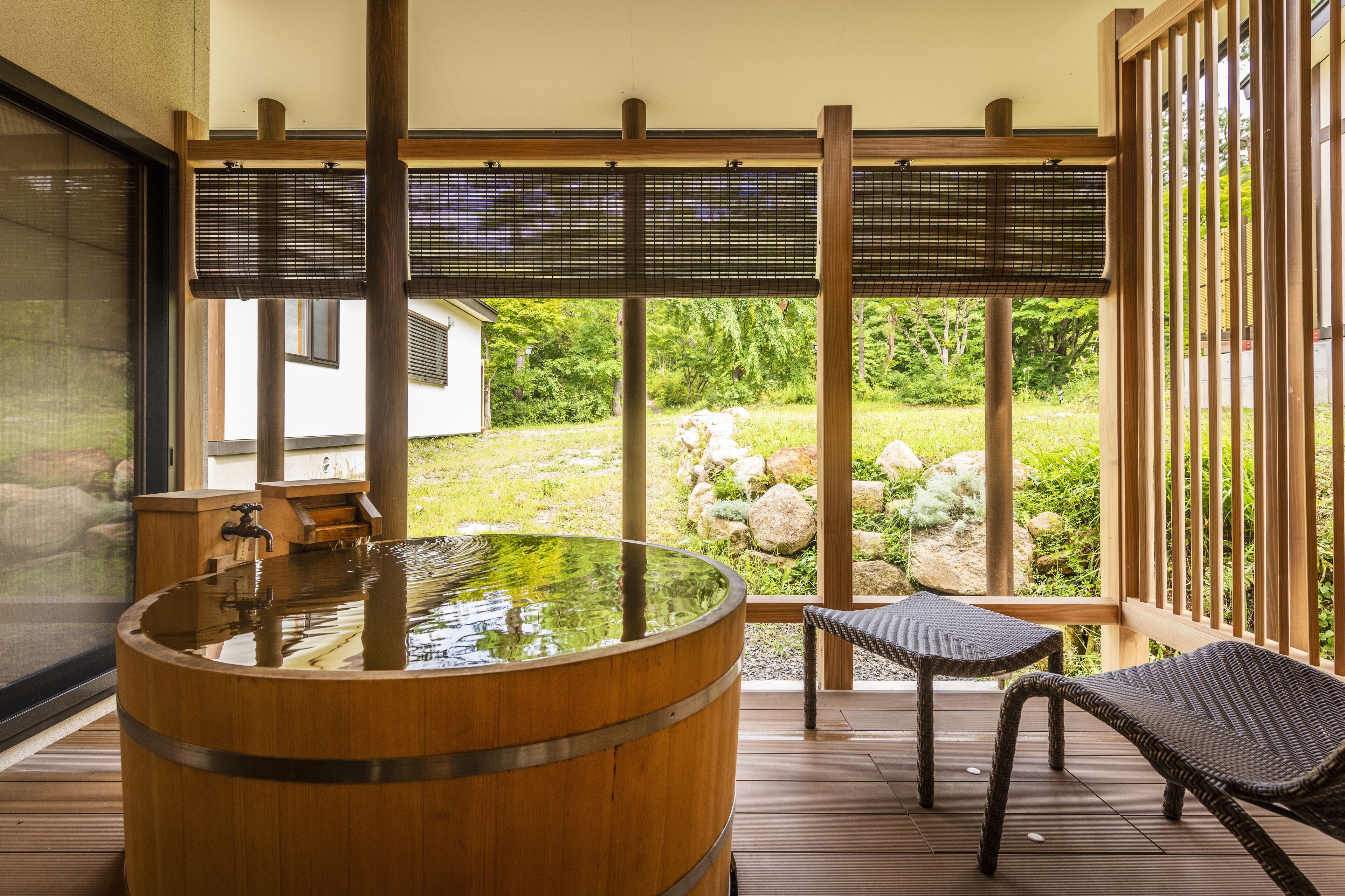 Quarto Twin Royal, várias camas, não fumadores, casa de banho privativa (Tennoza with Open-air Bath) | Casa de banho | Uma banheira, artigos de higiene pessoal grátis, um secador de cabelo 