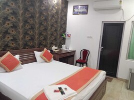 Quarto Deluxe, 1 cama de casal | Wi-fi grátis, roupa de cama fornecida 