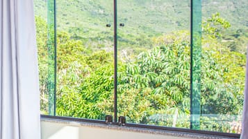 Suite com Vista para o Morro Branco | Vista do quarto