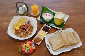 Café da manhã, almoço e jantar; culinária local