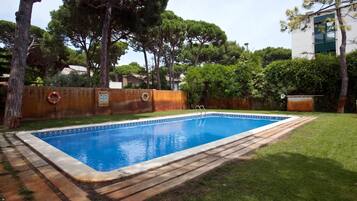 Piscina externa sazonal